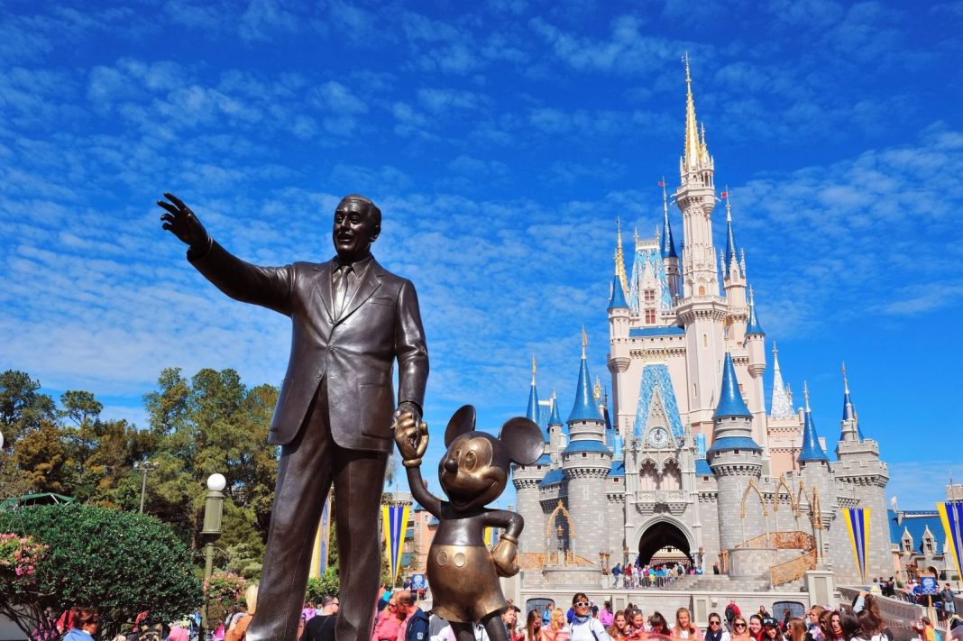 6 Disneyland Terbaik Di Dunia : Wisata Seru Dan Menyenangkan