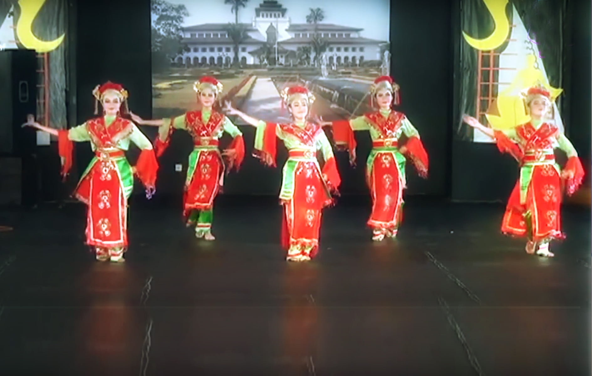 7 Fakta Menarik Kebudayaan Suku Betawi - City Awesome