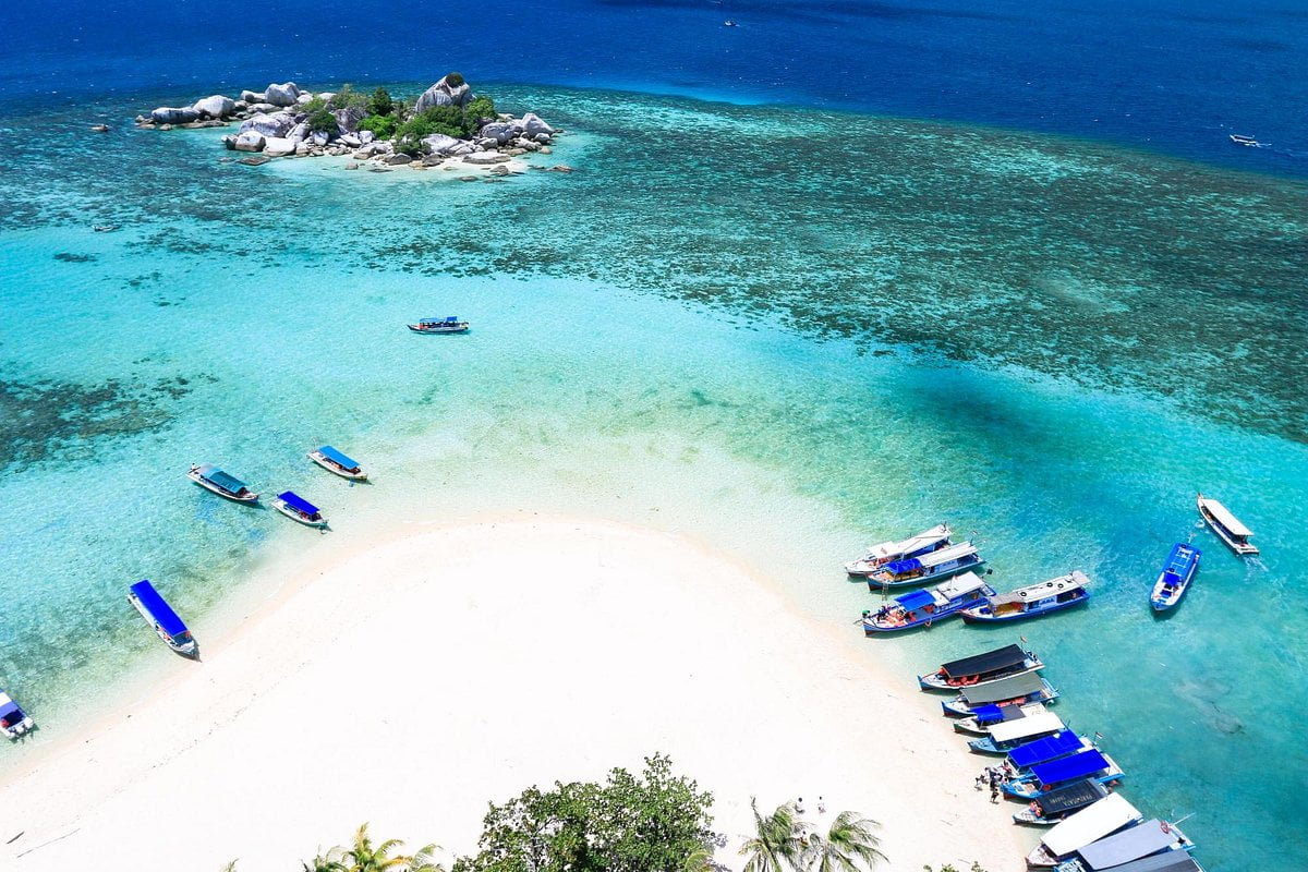Panduan Wisata Pulau Belitung, Dilengkapi Mercusuar Indah