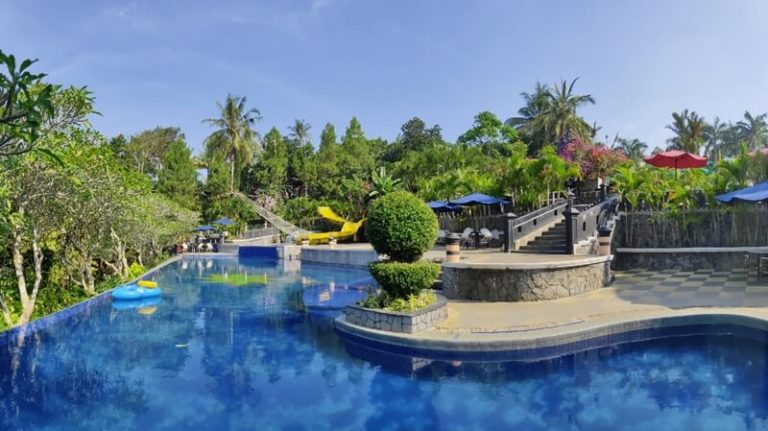 Daya Tarik dan Fasilitas The Jhons Cianjur Aquatic Resort