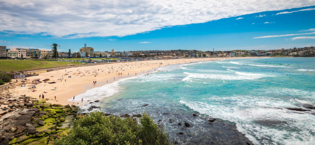 Daya Tarik dan Keindahan Bondi Beach Sydney - City Awesome