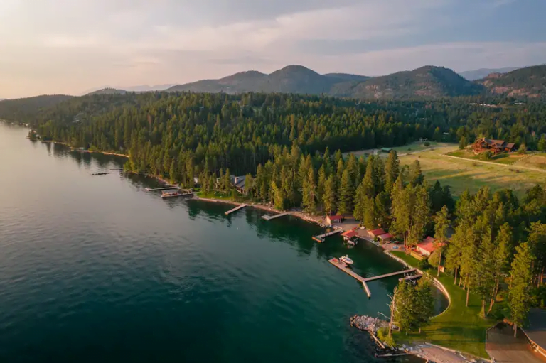 Daya Tarik dan Keindahan Wisata Danau Flathead di Montana