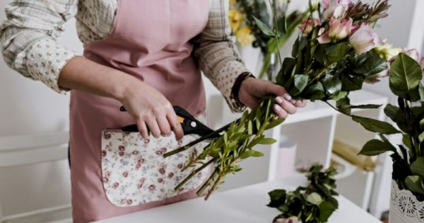 Cara Mudah Merangkai Bunga yang Simple untuk Pemula