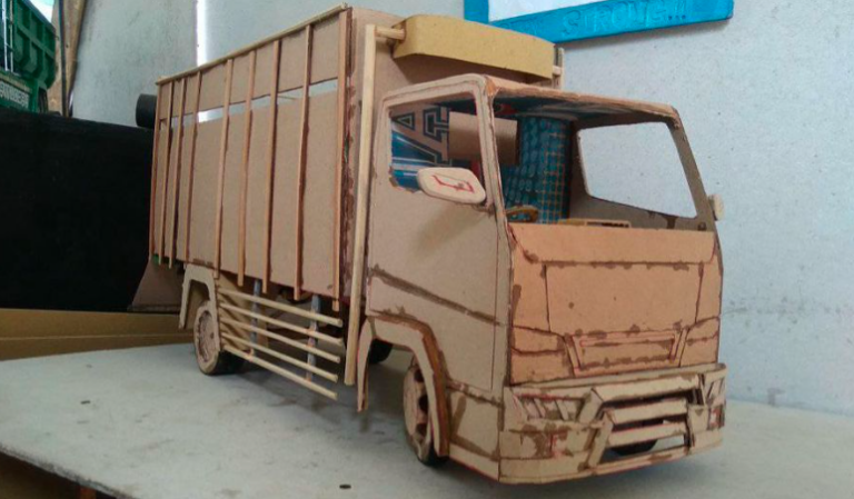 Cara Membuat Miniatur Truk Oleng dari Kardus